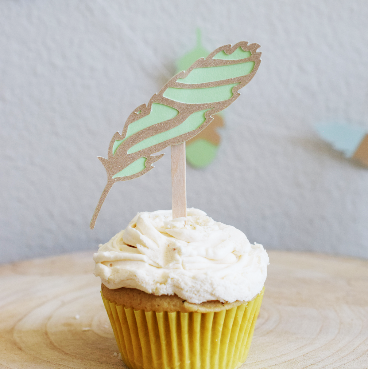 Enchanted Feather Cupcake Toppers - Set of 12 – TheCloudFactory